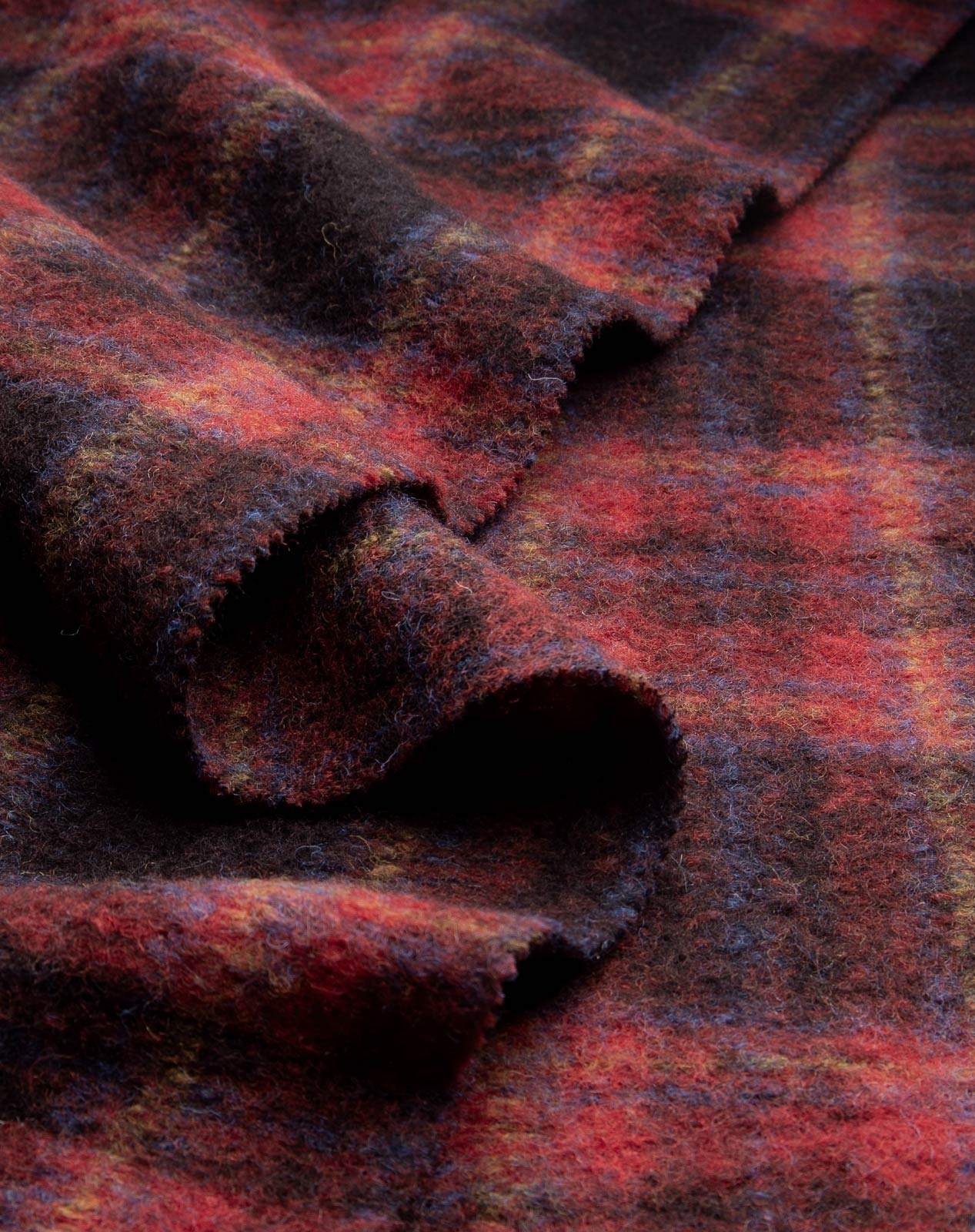 Karetta rot-schwarz, Knitted, Fabrics, red, Wool, Italian pa...